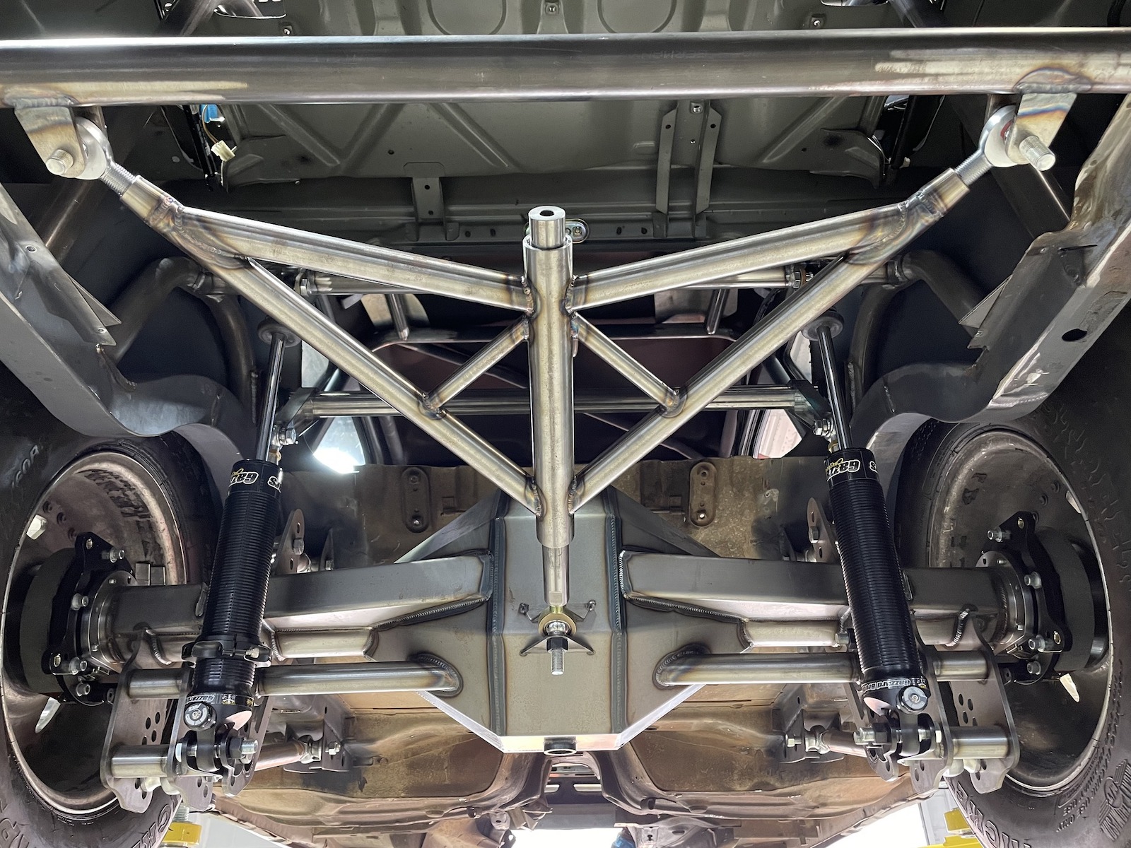 This Ss Commodore Is A Big Boosted Radial Fiend